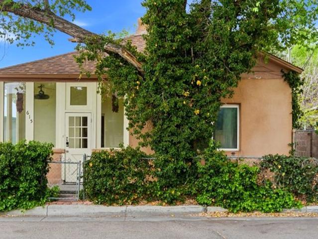 615 Keleher Ave NW, Albuquerque, NM 87102