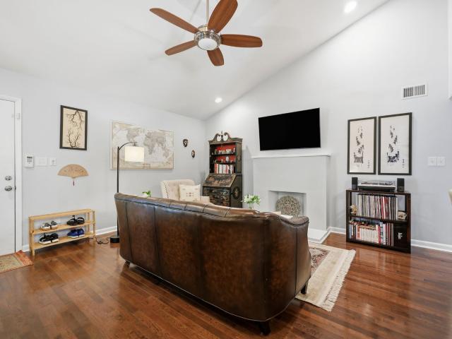 615 Kirby Street 302