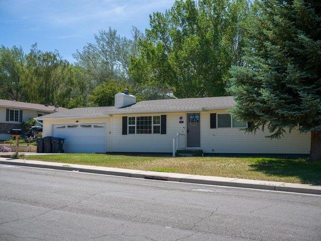 615 Hackberry St, Green River, WY 82935