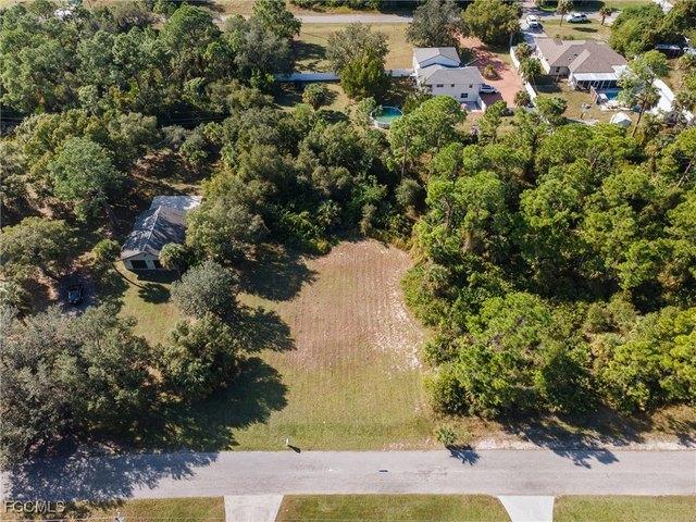 615 Henry Ave, Lehigh Acres, FL 33972