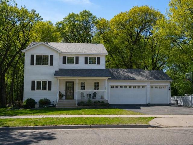 615 Oakwood Dr, Saint Cloud, MN 56304