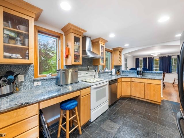 615 Lincoln Park E, Cranford, NJ 07016 | MLS #4024
