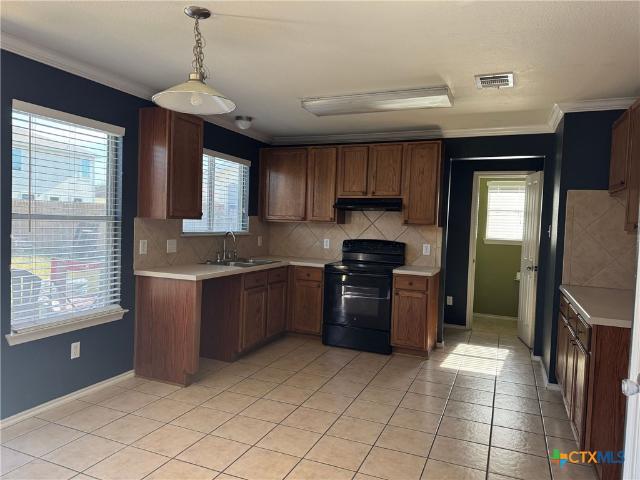 615 Lubbock Lane