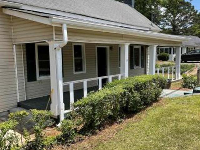 615 M L King Jr St St, Carrollton, GA 30117