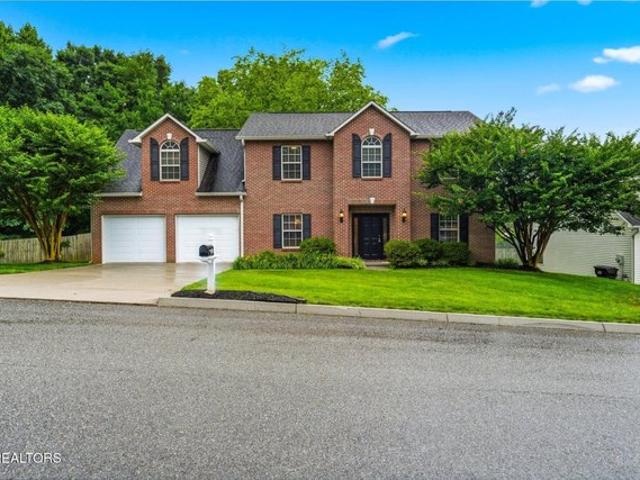 615 Mountain Pass Ln, Knoxville, TN 37923