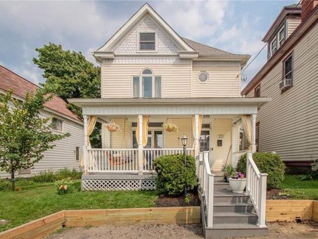 615 Montour St, Coraopolis, PA 15108