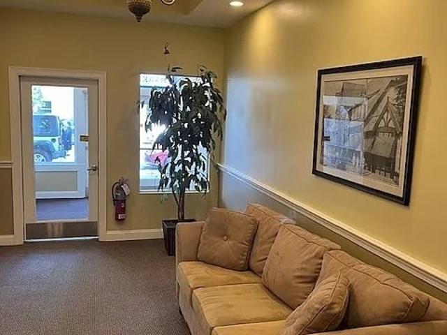 615 Main St # 7