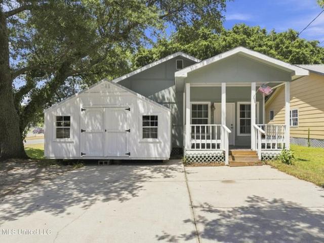 615 McKinley Ave, Pascagoula, MS 39567