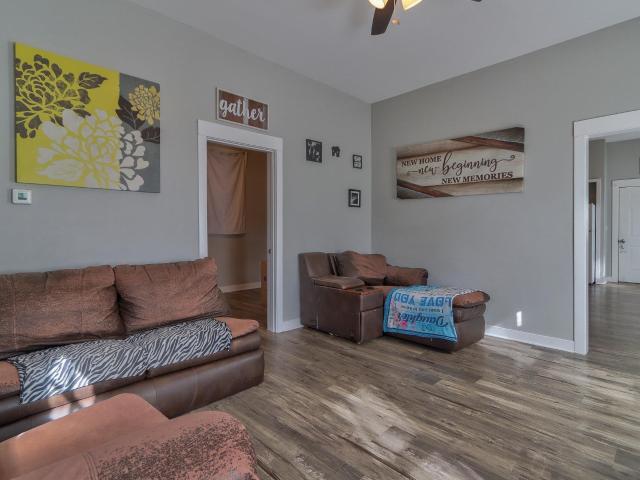615 N 10th Avenue
