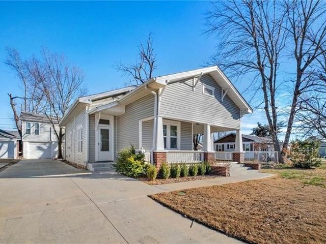 615 N 3rd St, Rogers, AR 72756