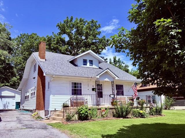 615 N Maple Ave, Mountain Grove, MO 65711