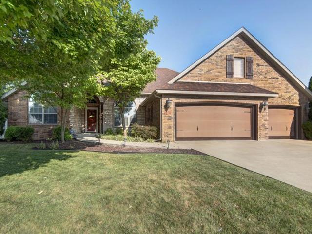 615 N Maplewood Hills Rd, Nixa, MO 65714