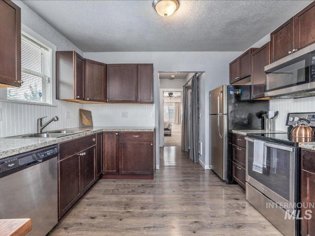 615 S 4th Ave