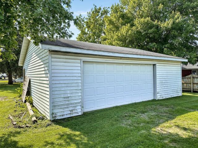 615 S Central St, Gilman, IL 60938 | MLS #12437 | Compass