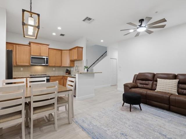 615 SW 2nd Ter, Pompano Beach, FL 33060