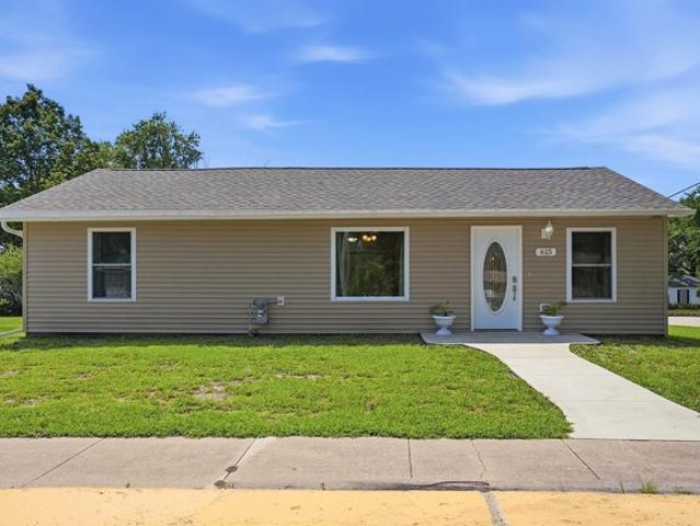 615 SW 4th St, Independence, IA 50644