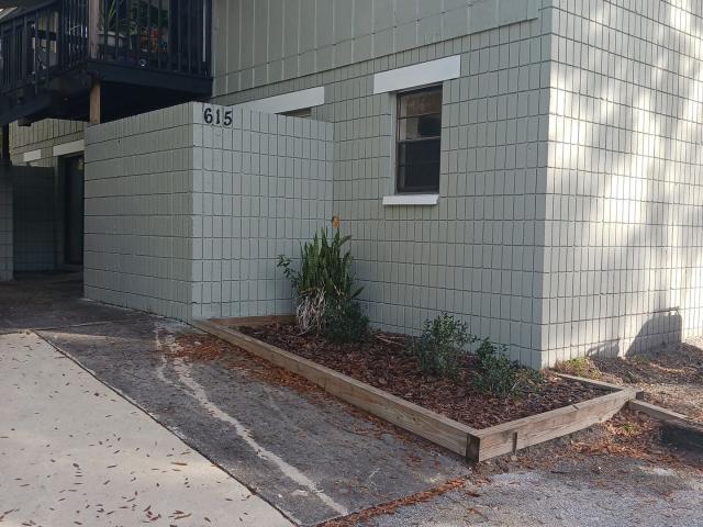 615 SW 67TH TER