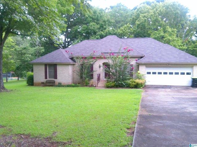 615 Pinecrest Rd, Sylacauga, AL 35150