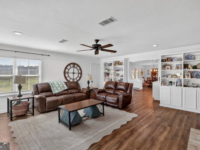 615 Pinewood Drive