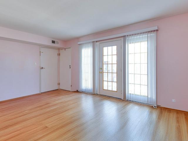 615 Quincy Bridge Ln, Unit 201, Glenview, IL 60025 | MLS #12604 | Compass