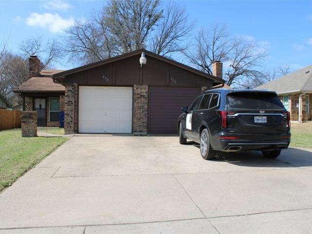 615 Renfro St, Burleson, TX 76028