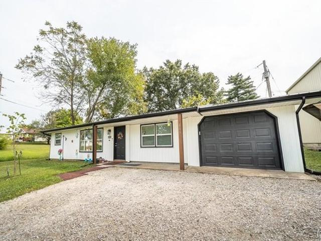 615 W 4th St, Dixon, MO 65459