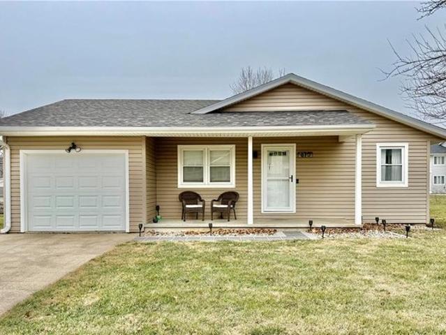 615 W Torrance St, Maryville, MO 64468