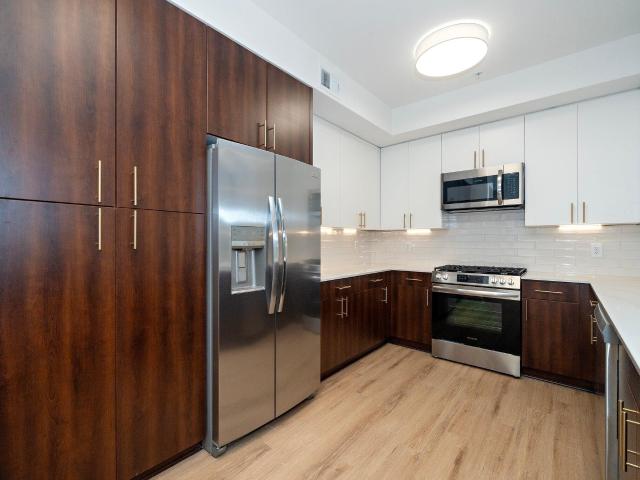 615 W Peace Street 306
