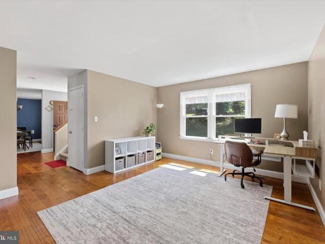 615 W Rosedale Avenue