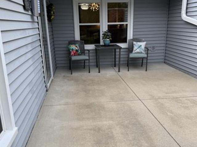 615 Woodbridge Ln Apt 1, Freeport, IL 61032