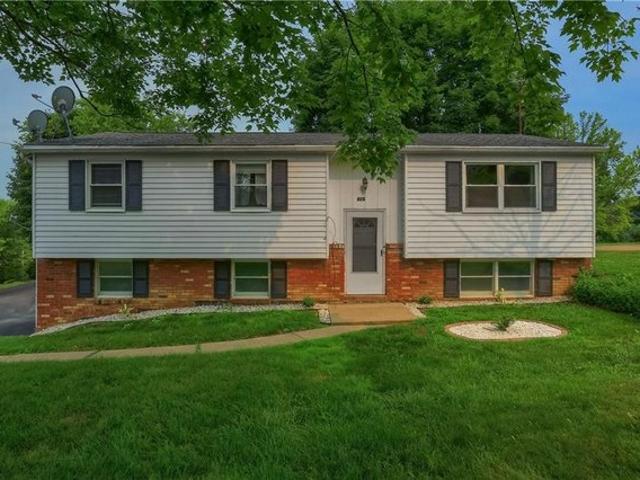 615 Whistler Dr, Rochester, PA 15074