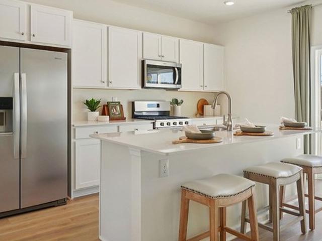 615 Tyrion Ln, Downingtown, PA 19335
