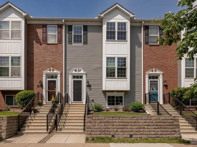 615 Village Pkwy, Circle Pines, MN 55014