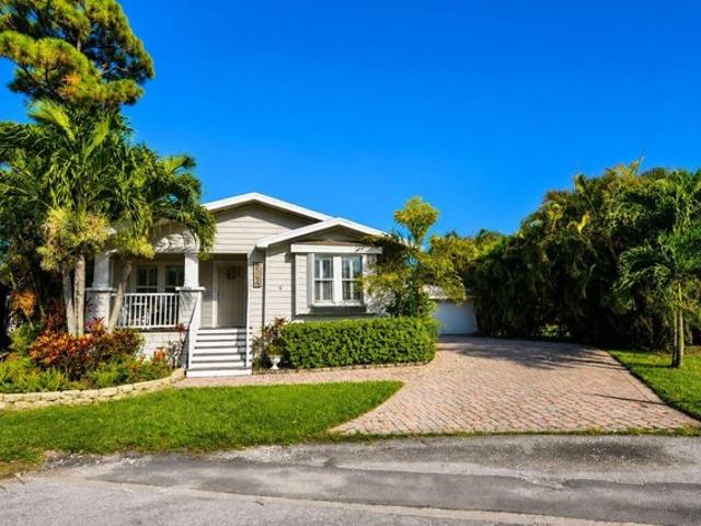 6164 N Ironwood Ln, Atlantis, FL 33462
