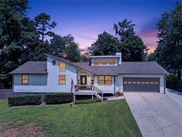 6164 Pine Dale Ln, Douglasville, GA 30135