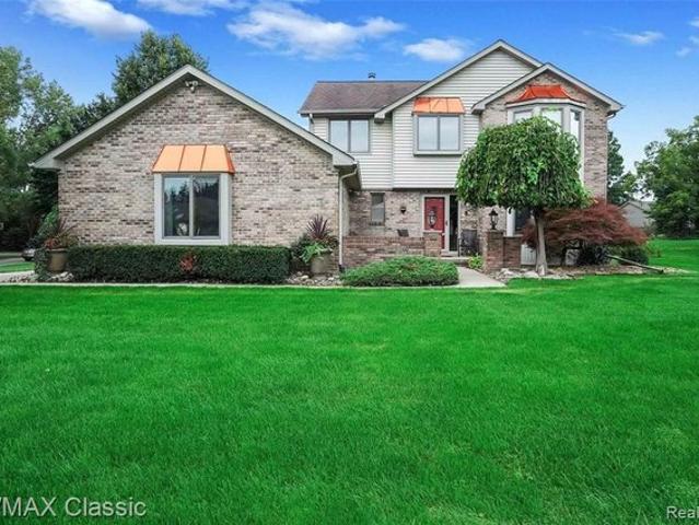 61653 Glenwood Trl, Washington Township, MI 48094