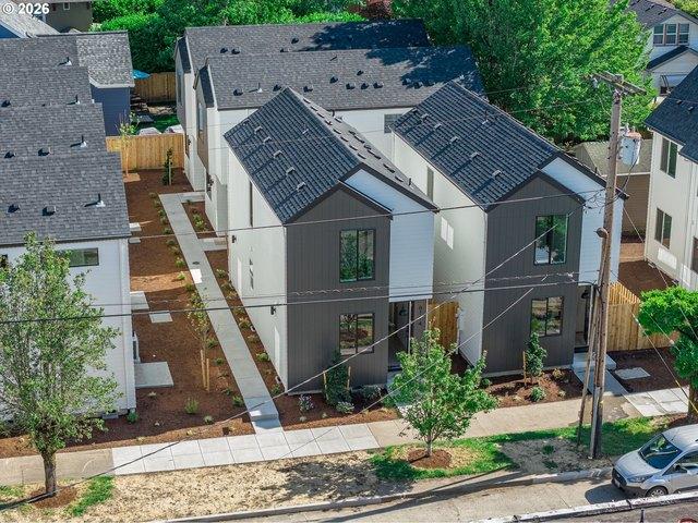 6166 NE Stanton St, Portland, OR 97213