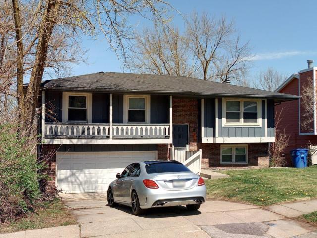 6166 E Hackley Ave, 3 beds, 1 full and 1 half bath