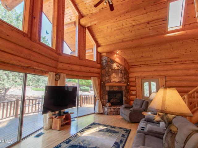 6168 w hidden pines loop