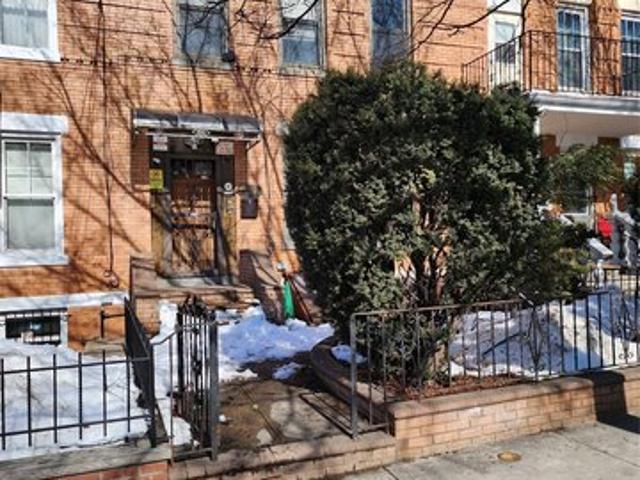 6161 Eliot Ave, Middle Village, NY 11379