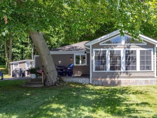61626 Lagoon Dr, Cassopolis, MI 49031