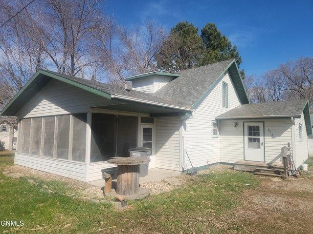 616 1st Ave NE, Streeter, ND 58483