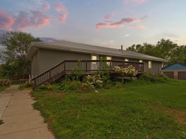 616 1st St N, Montgomery, MN 56069