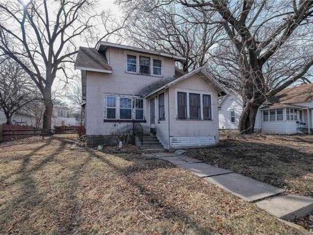 616 2nd Ave NE, Waseca, MN 56093