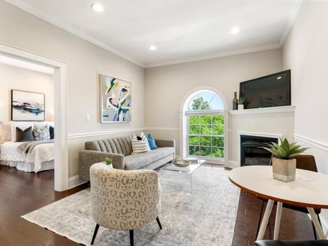 616 E 4th St Unit 304, Boston, MA 02127