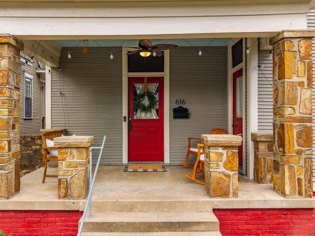 616 Ferry Street