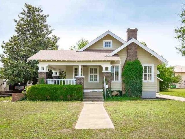 616 Kaw St, Perry, OK 73077
