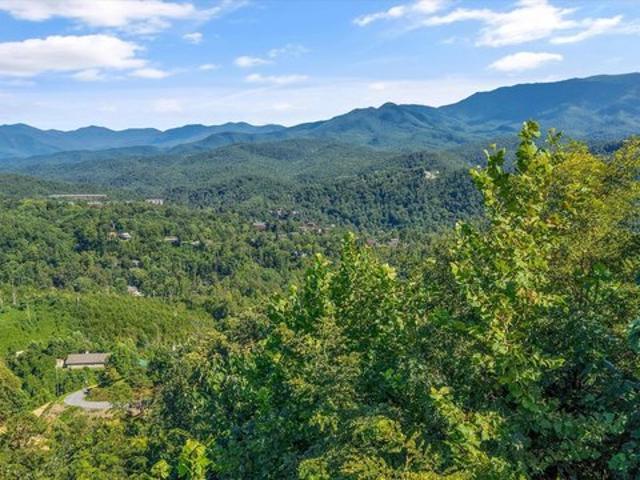 616 Kings Way, Gatlinburg, TN 37738