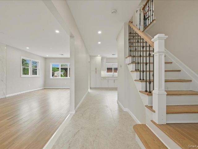 616 Harless Place