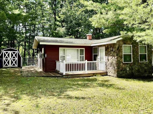 616 Jill St, Harrison, MI 48625